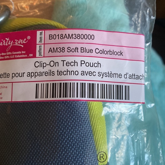 thirty-one | Accessories | Thirtyone Clipon Tech Pouch Soft Blue Color ...